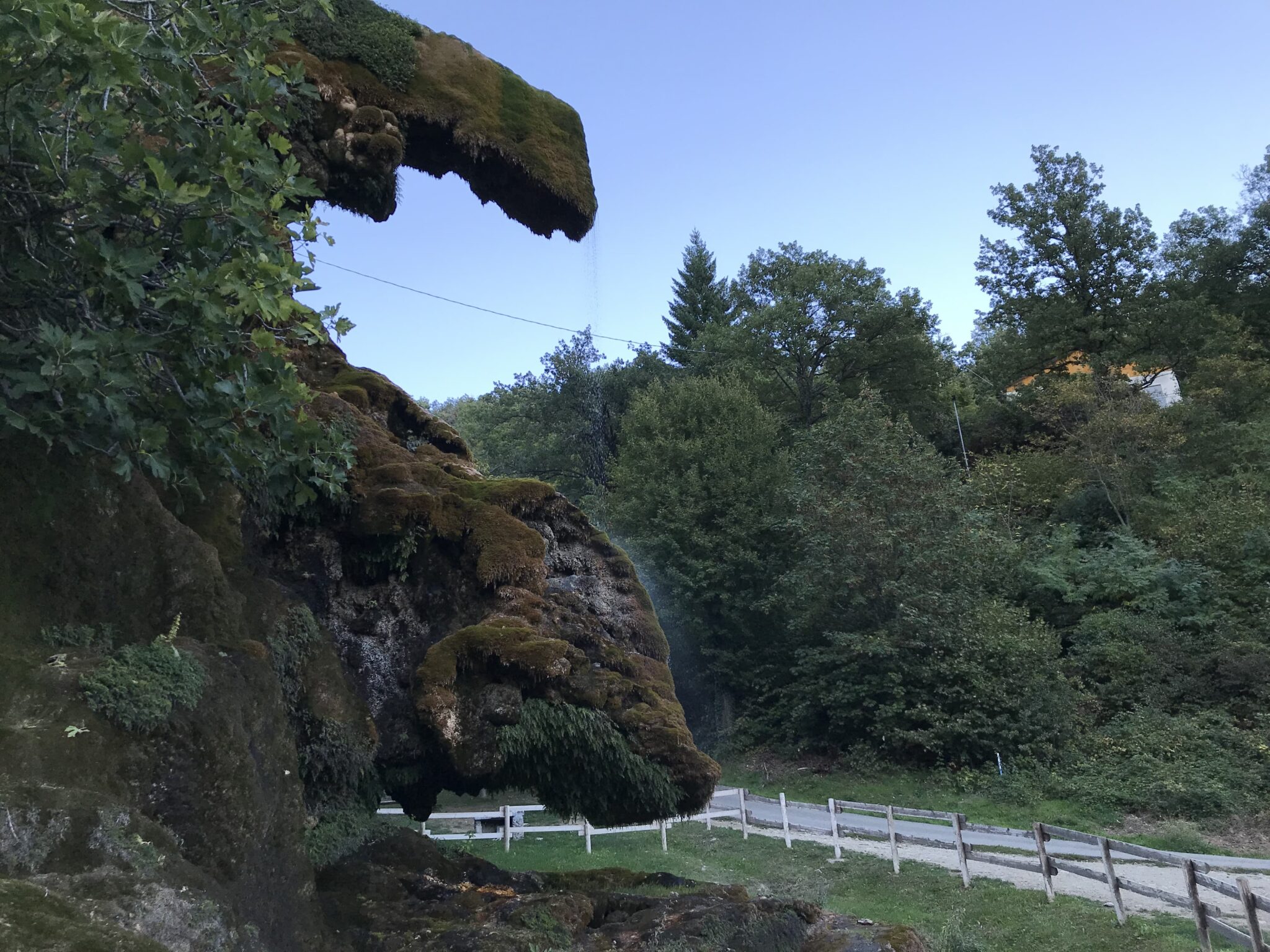 Le Grotte e la cascata di Labante poco fuori Bologna